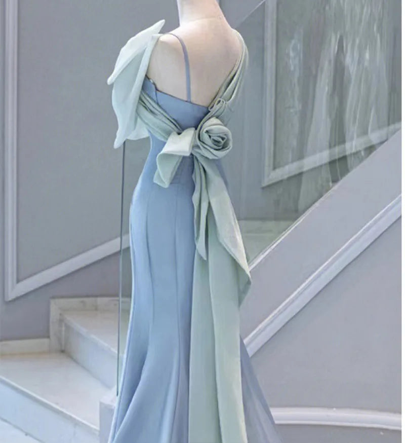 Sleek Blue Gown With Statement Bow on Luulla