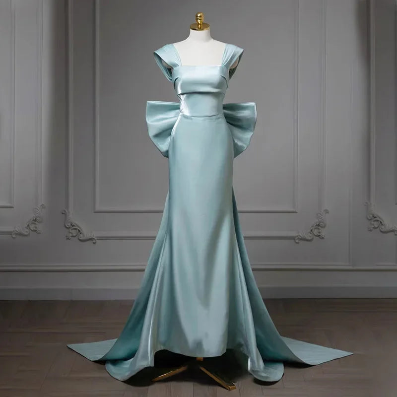 Satin Gown With Dramatic Bow And Train on Luulla