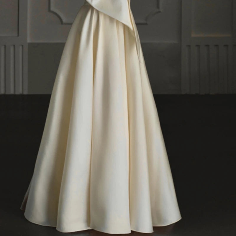 Satin Gown With Dramatic Bow And Train on Luulla